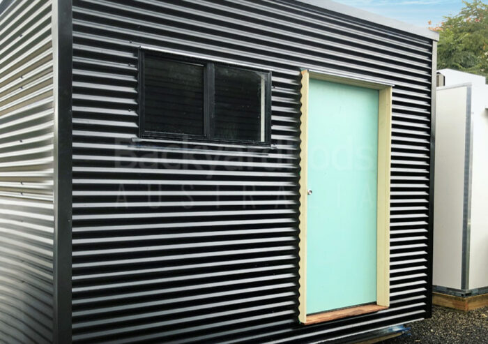 Movable commercial catering backyard studio with a backyard pod